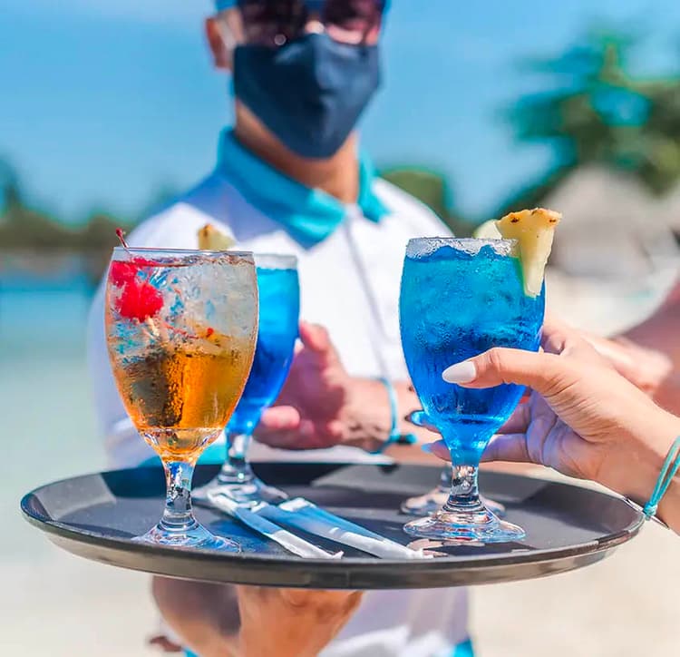 Roatan’s Best Dive Value | Turquoise Bay Dive Resort